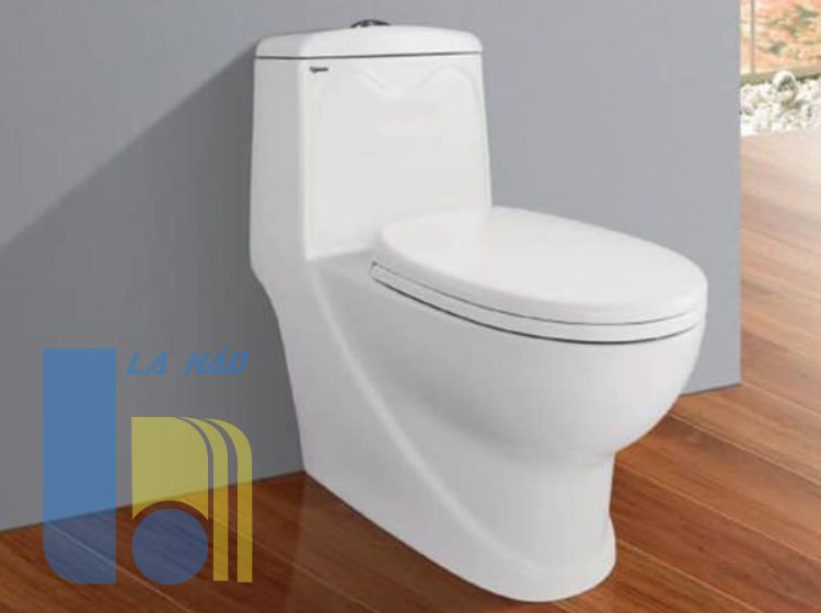 Bồn Cầu Viglacera V38 Nắp Êm V38M + Vòi Xịt VG826